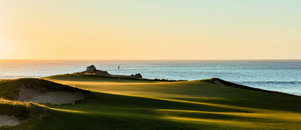 Luxury Tours Tasmania: Golf & Wine Tours - Book Today
